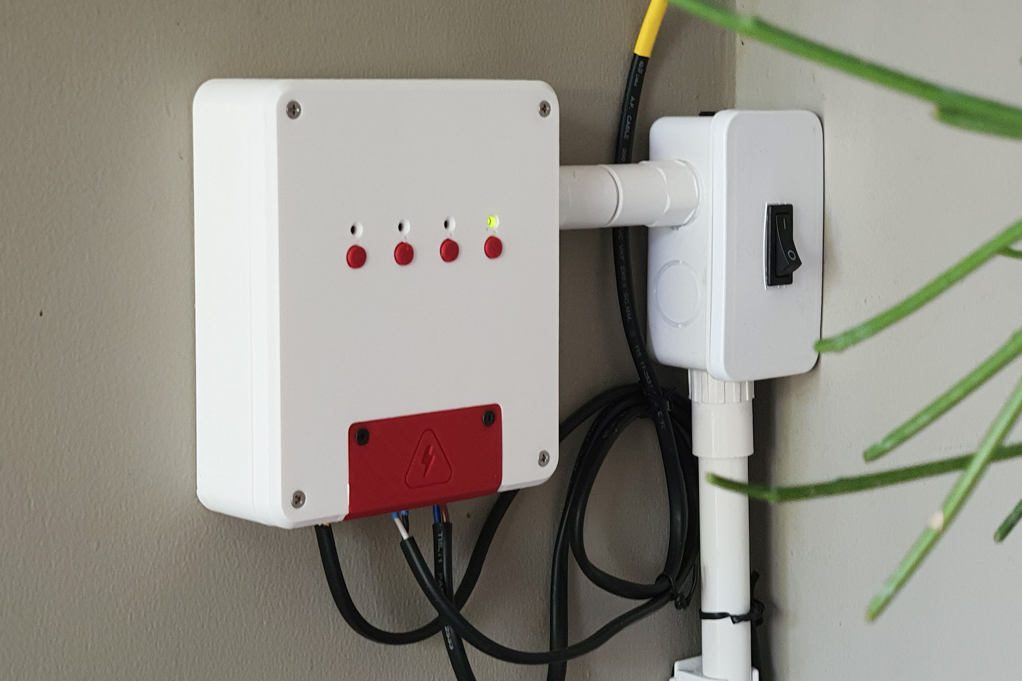 [3D Print] ESP32 4-Channel Relay Module Enclosure - Simply Maker